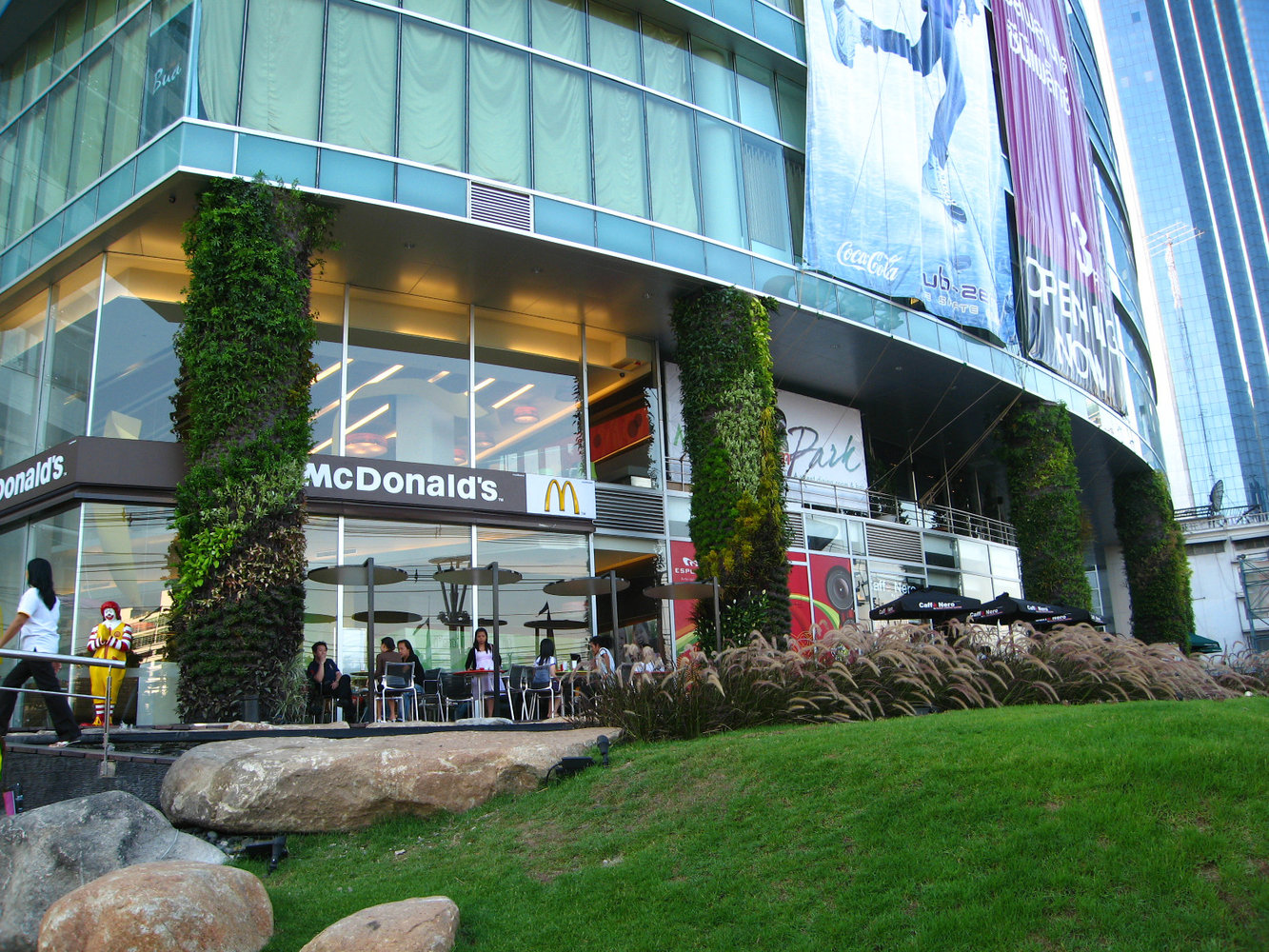 Esplanade Shopping Mall | Vertical Garden Patrick Blanc
