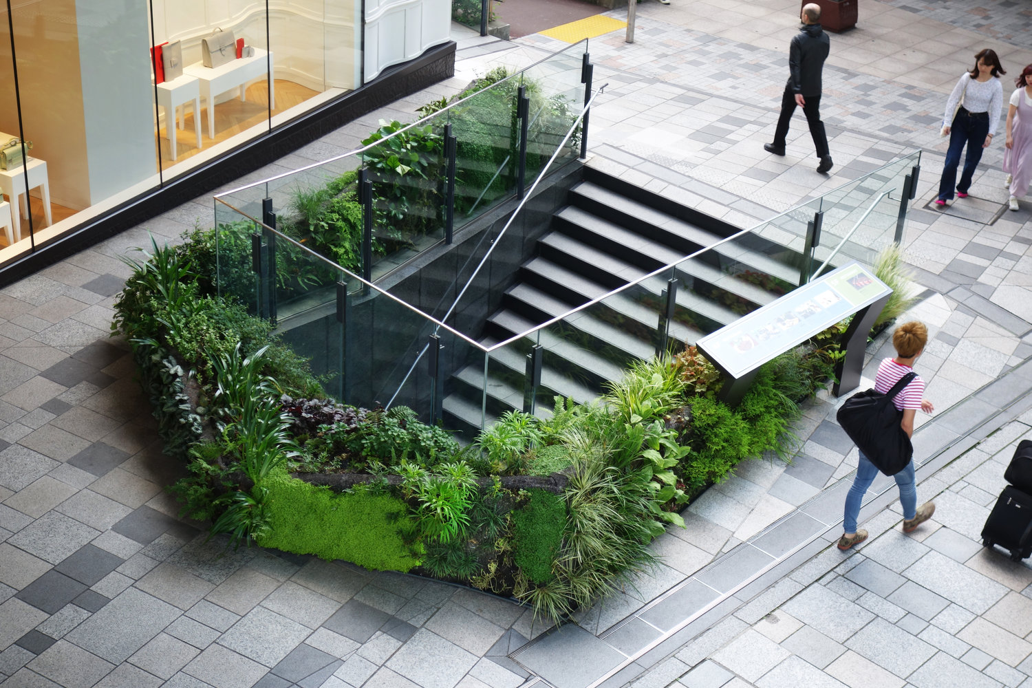 Tokyo Gyre | Vertical Garden Patrick Blanc